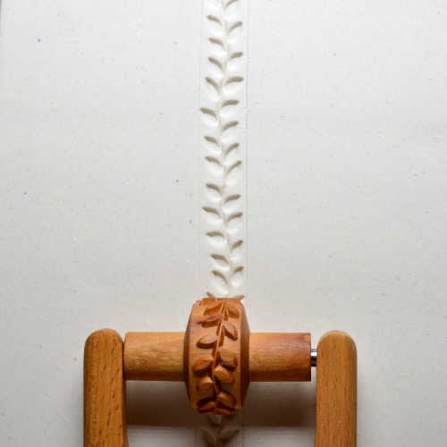 RS-026 Small Handle Roller – Leafy Vine – Juliet Bravo Pottery LLC